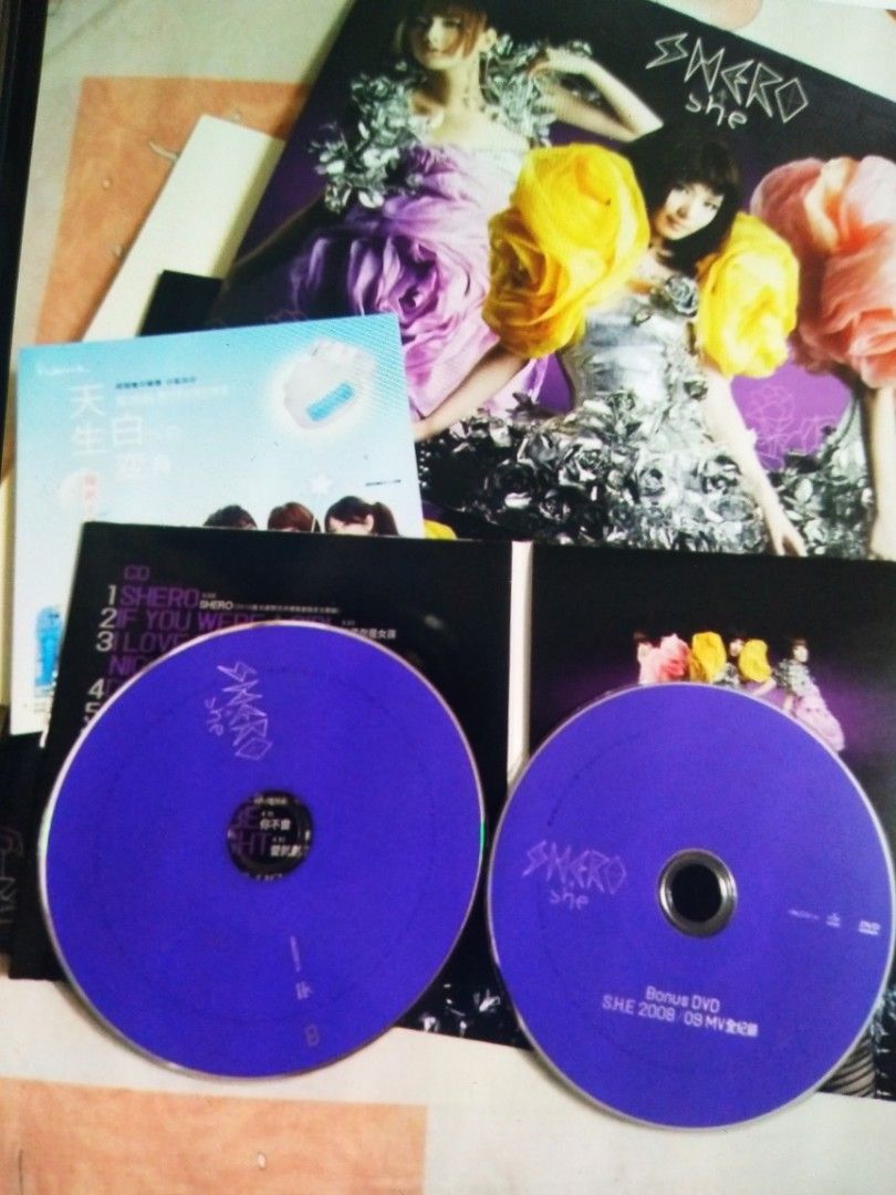 簽名CD S.H.E. SHE SHERO 華麗璀璨版 CD+DVD 保留原裝貼紙膠袋 齊件 2010年, 興趣及遊戲, 音樂樂器 & 配件 ...