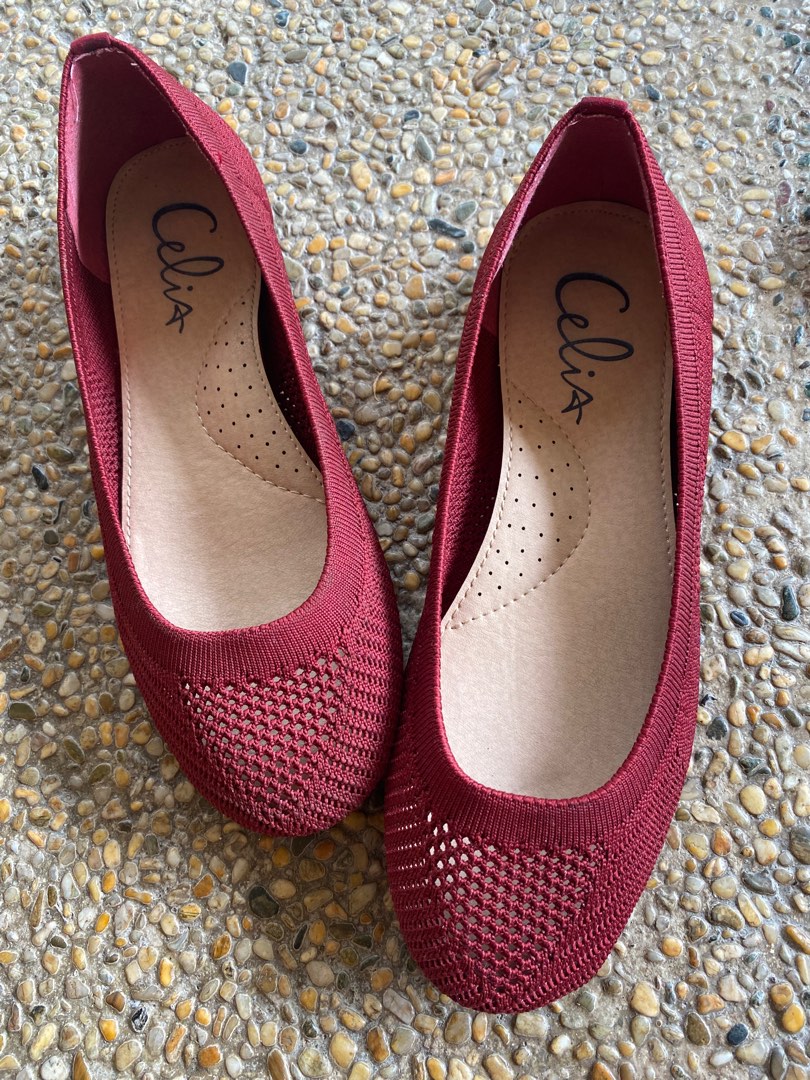 Celia B Red flats, Women's Fashion, Footwear, Flats & Sandals on Carousell
