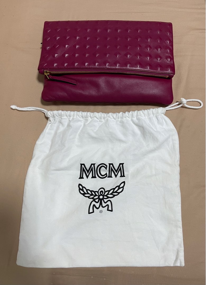 Clutch, Women's Fashion, Bags & Wallets, Clutches on Carousell