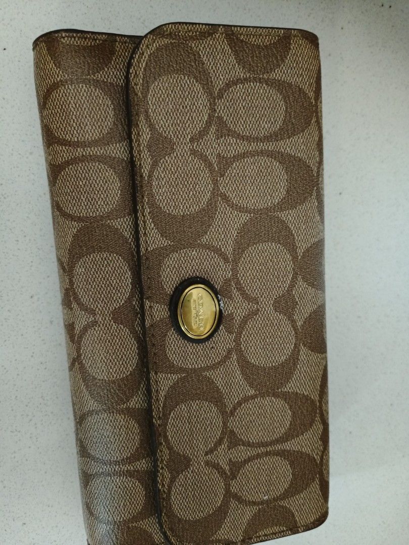 Coach walket, Women's Fashion, Bags & Wallets, Wallets & Card Holders ...