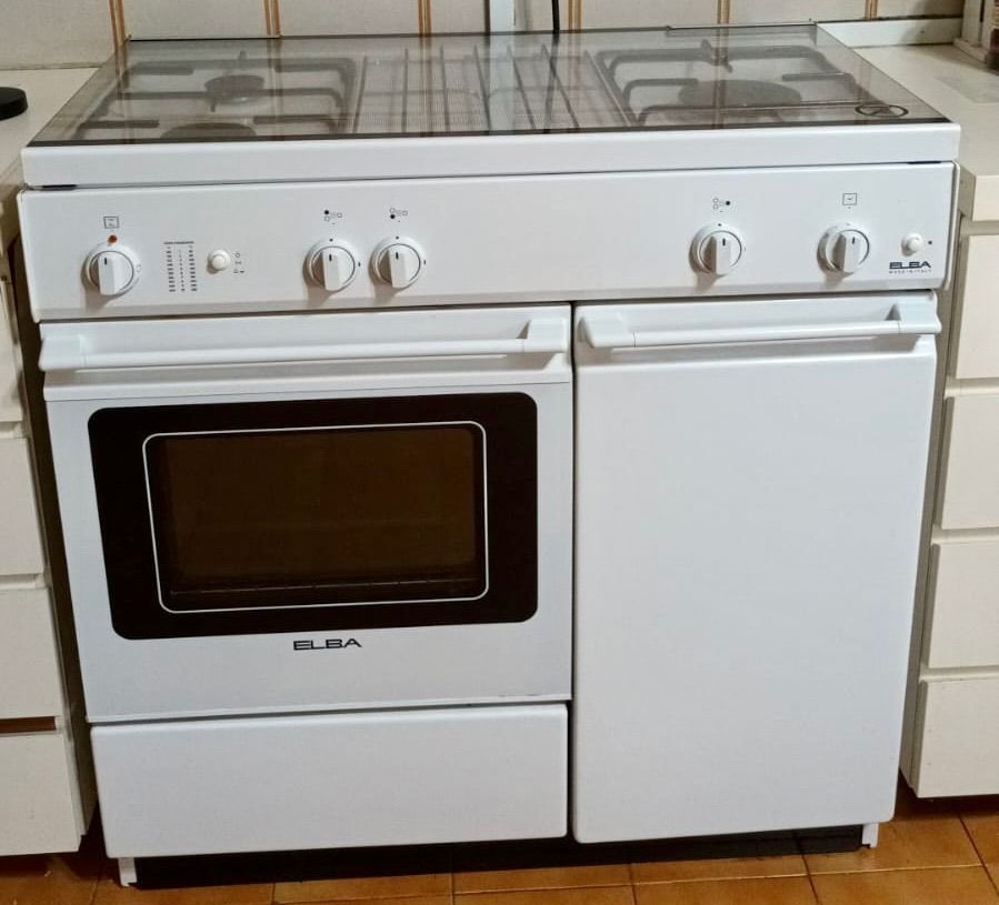 Elba Free Standing Cooker - Electric Oven and Gas Top, TV & Home ...