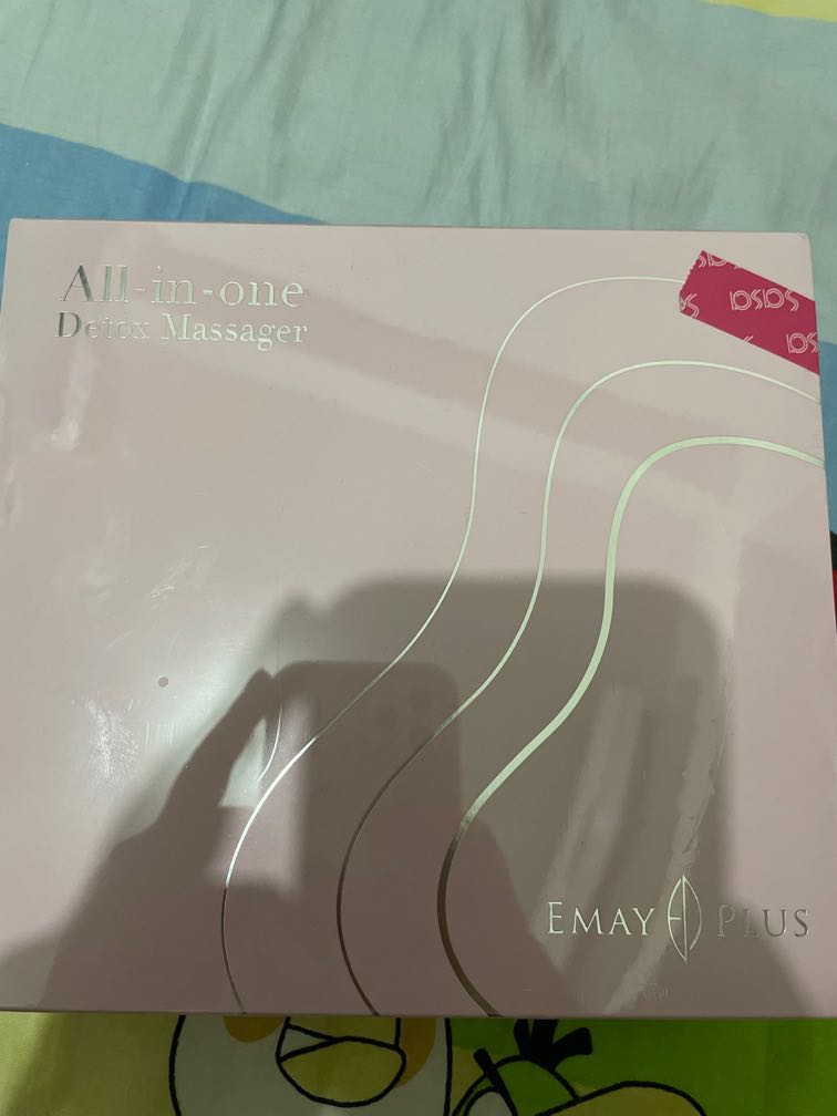 Emay plus All in one Detox Massager 溫冷排毒按摩儀 丁香紫, 美容＆化妝品, 健康及美容 - 皮膚護理, 面部 - 面部護理 - Carousell