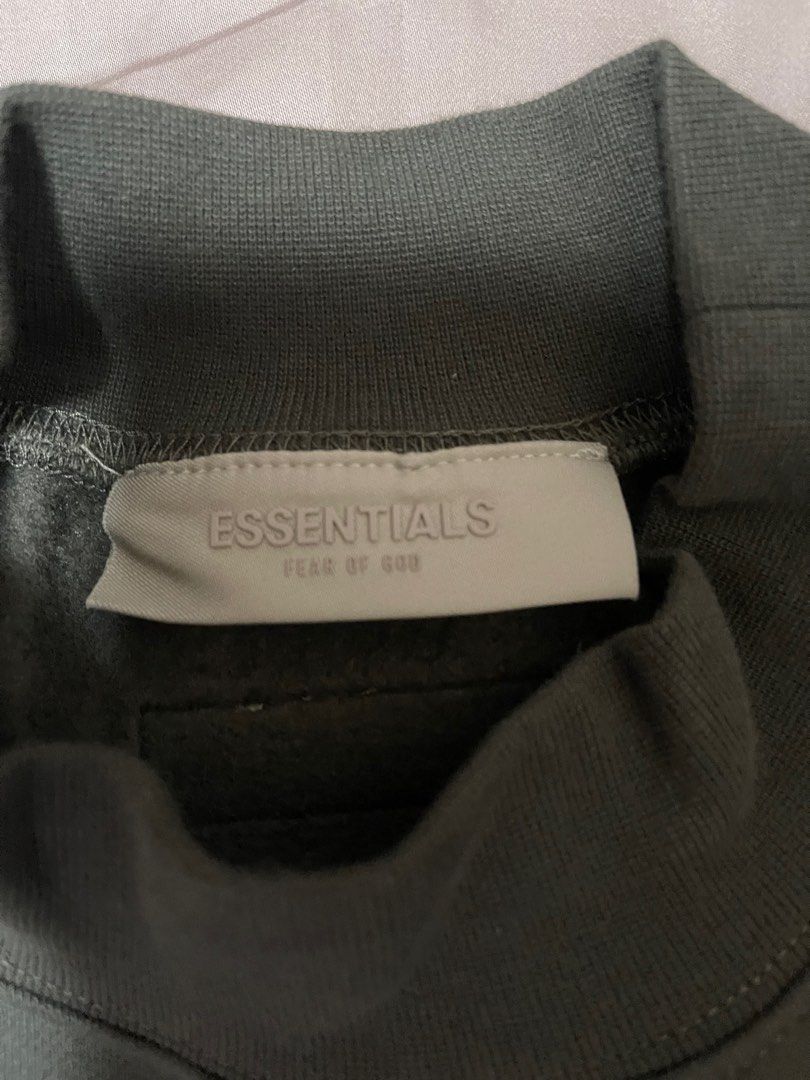 Fear of god essentials sweats shirt (off black) s22, Men's Fashion ...