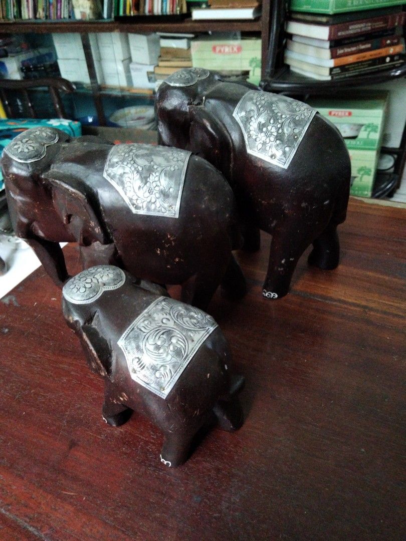 Gajah kayu (gk1), Hobbies & Toys, Collectibles & Memorabilia, Vintage ...