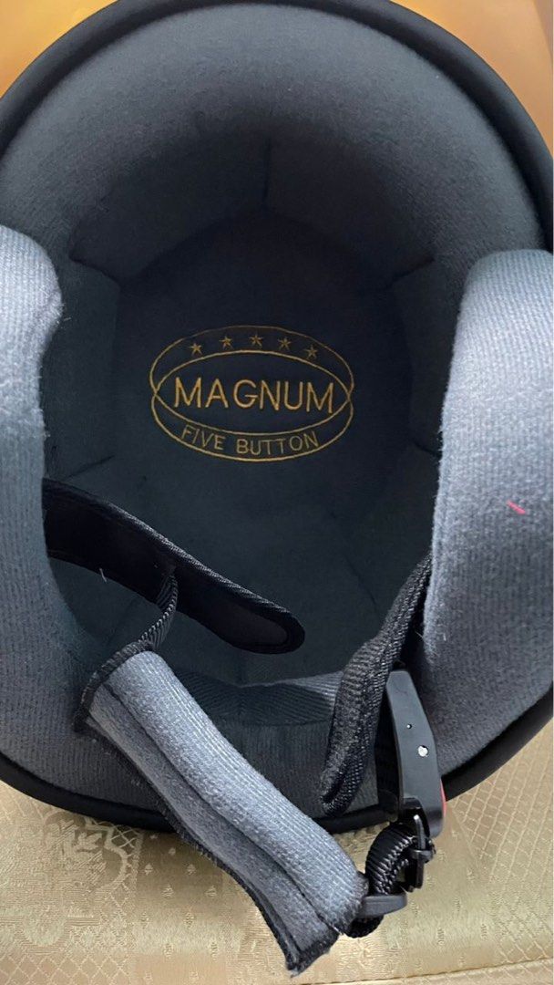 Helmets Magnum Five Button Bell, Announcements on Carousell