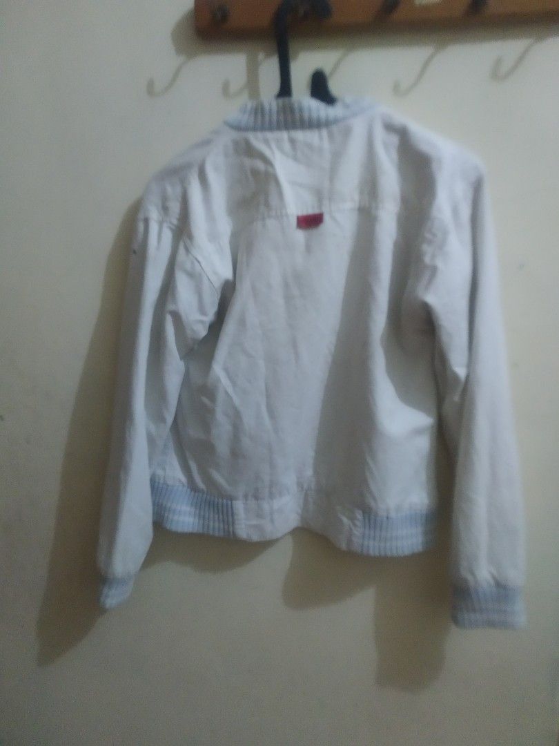 Jaket putih / jacket, Fesyen Wanita, Pakaian Wanita, Baju Luaran di ...
