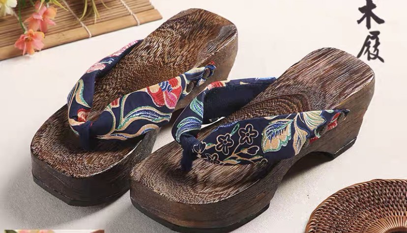 Japanese wooden sandals, Women's Fashion, Footwear, Sandals on Carousell