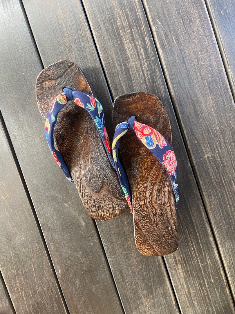 Japanese wooden sandals, Women's Fashion, Footwear, Sandals on Carousell