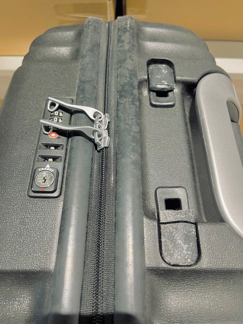 Lojel Streamline Hardshell 4 Wheel Spinner Luggage (Medium Size ...