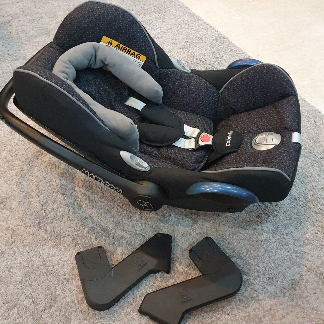 Maxi cosi CabrioFix with easy walker adapter, Babies & Kids, Going Out ...