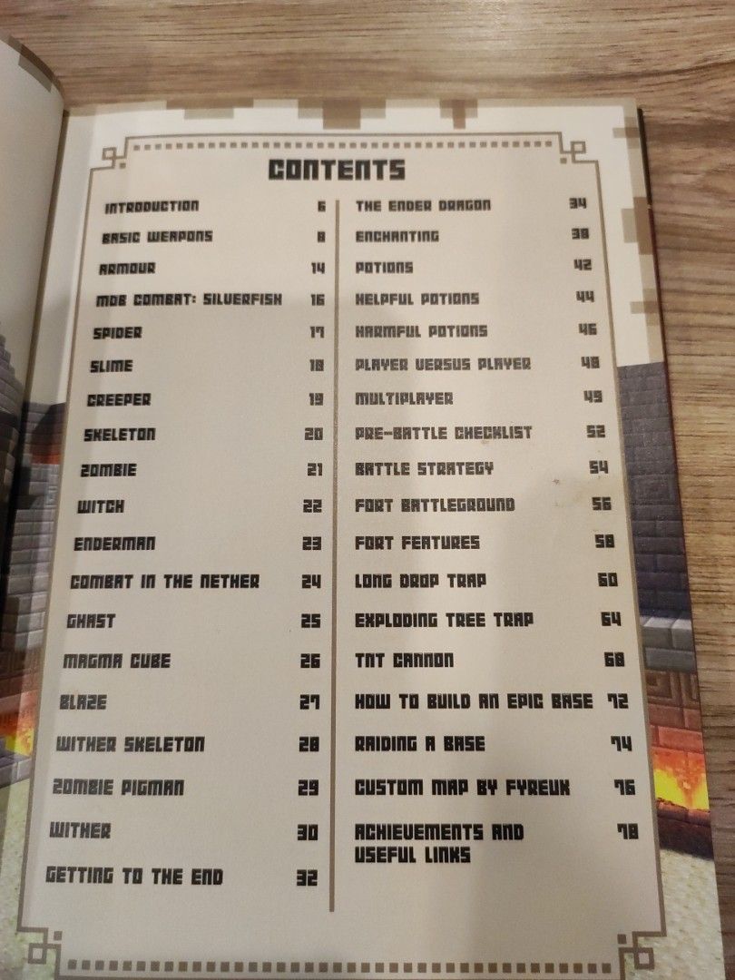 Minecraft vintage book combat guide 2014 collectible printed In Italy ...