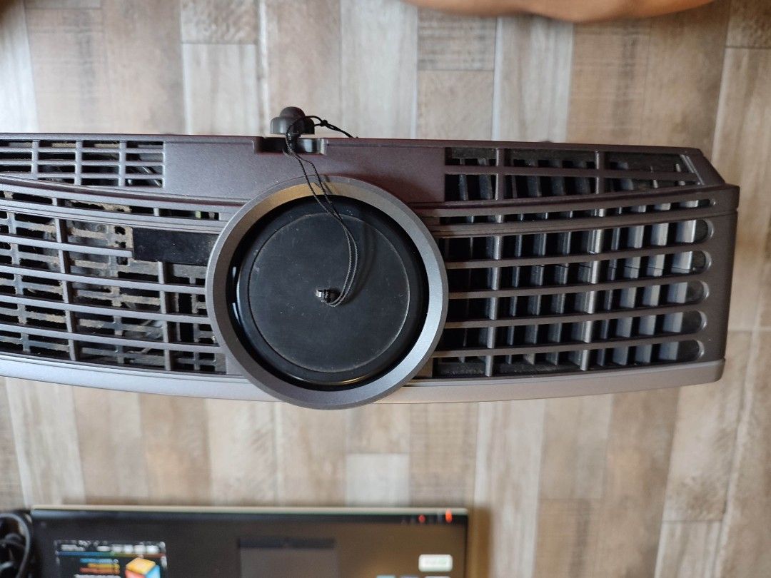 Mitsubishi projector, TV & Home Appliances, TV & Entertainment ...