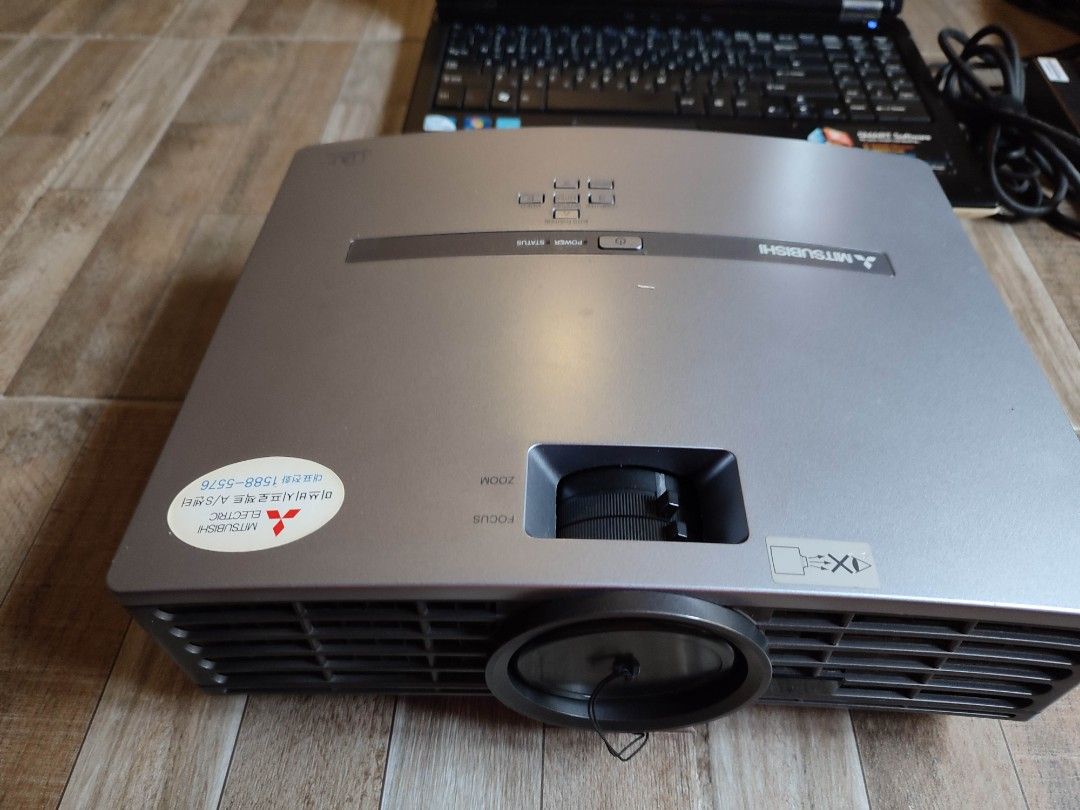 Mitsubishi projector, TV & Home Appliances, TV & Entertainment ...