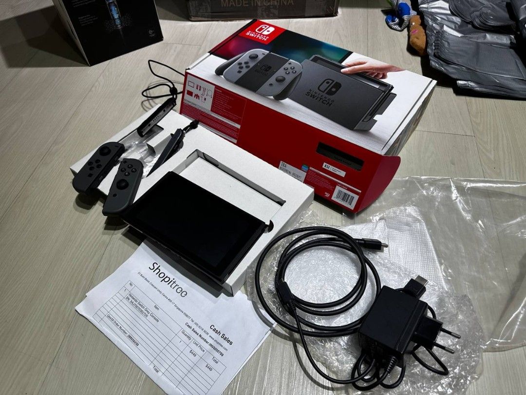 Nintendo Switch Gen2 Console Grey full set with mario kart game, Video ...