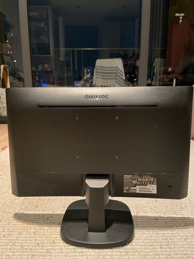 Philips monitor 18.5'', Computers & Tech, Desktops on Carousell