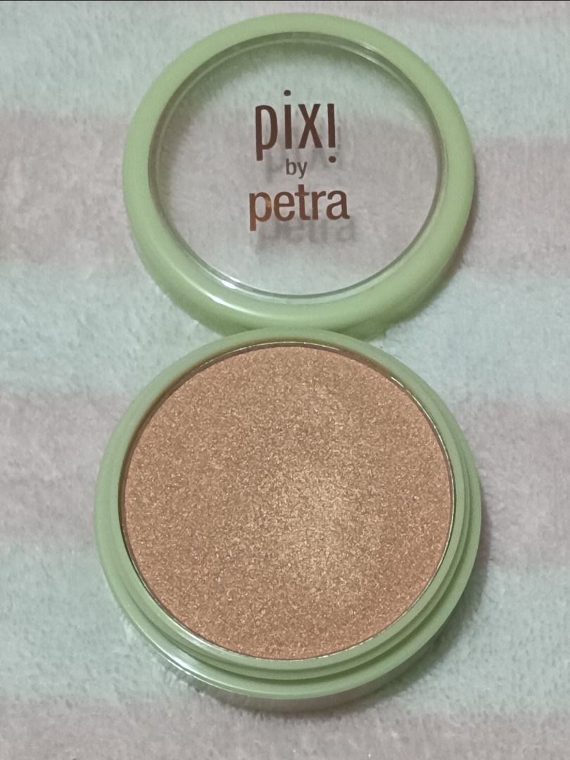 Pixi by Petra Glow-y Powder in Peachy Glow, Beauty & Personal Care ...