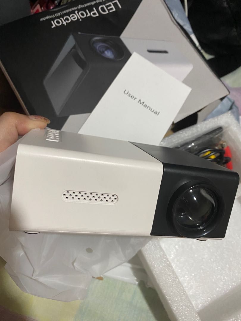 Portable mini projector YG300, TV & Home Appliances, TV & Entertainment ...
