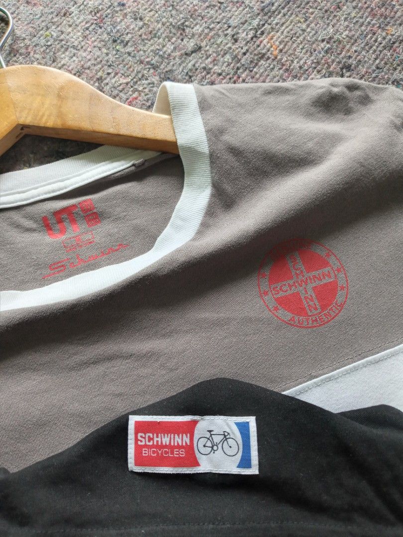 SCHWINN ROAD BIKE UNIQLO KAOS, Fesyen Pria, Pakaian , Atasan di Carousell