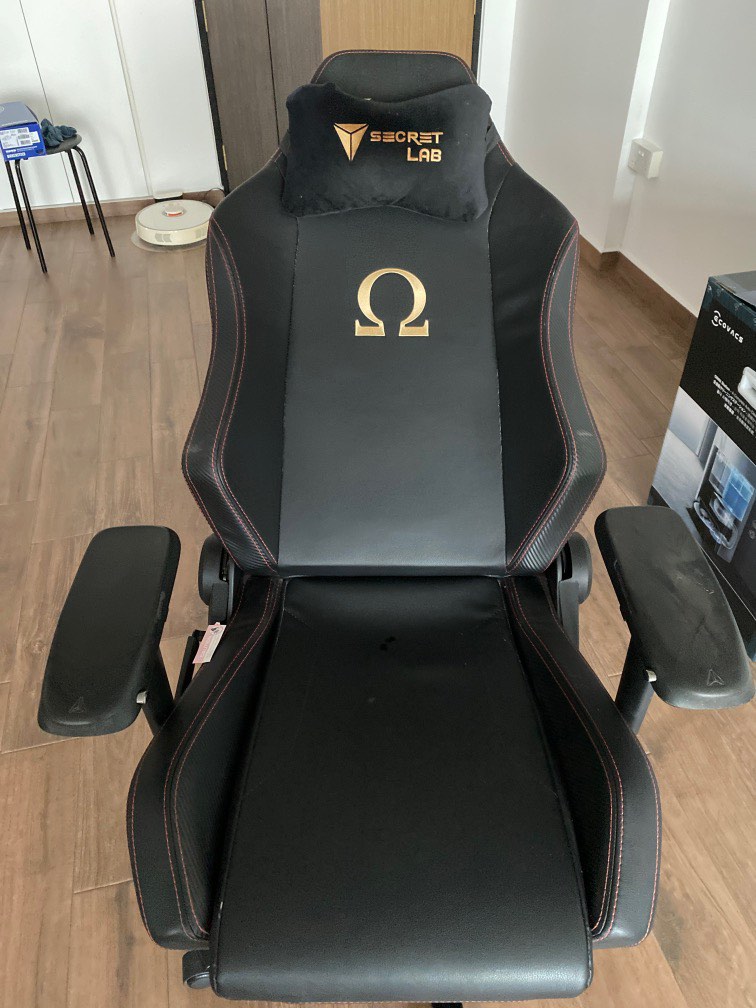 Secretlab Omega 2017 (Replaced seat/leather in May 2020), Furniture ...