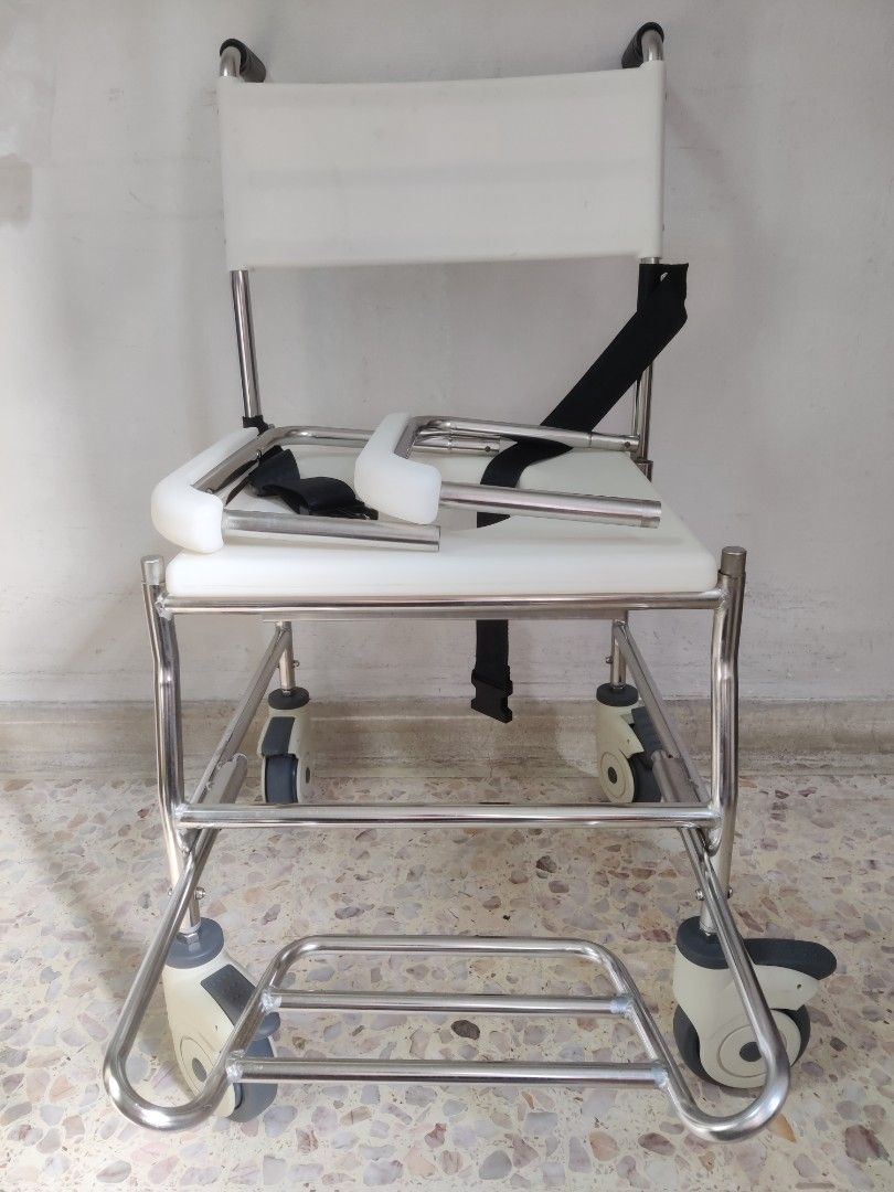 Steel Castor Quality Commode, Health & Nutrition, Assistive ...