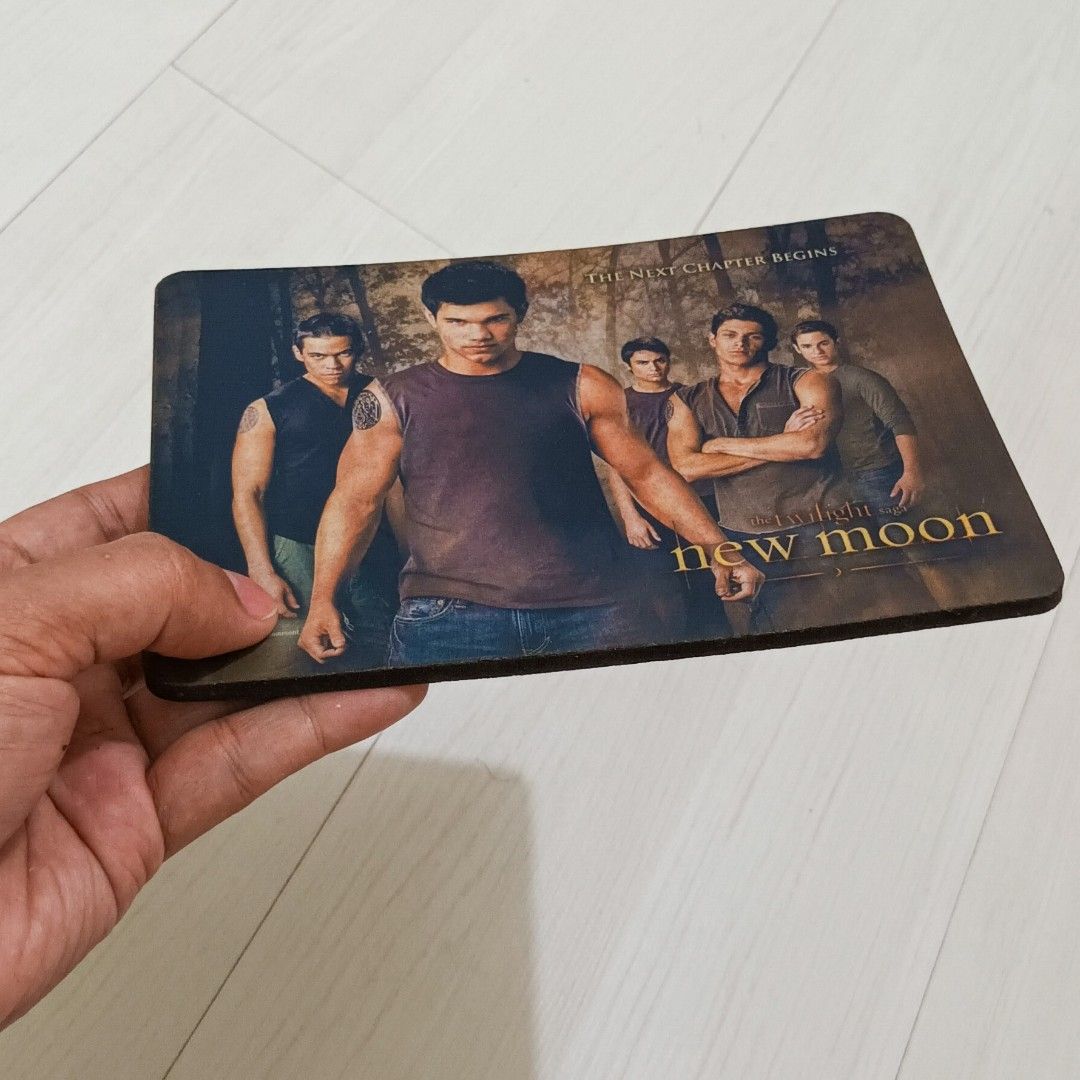 TWILIGHT SAGA SET: EDWARD CULLEN WRISTCUFF, GQ APRIL 2009 ROBERT ...