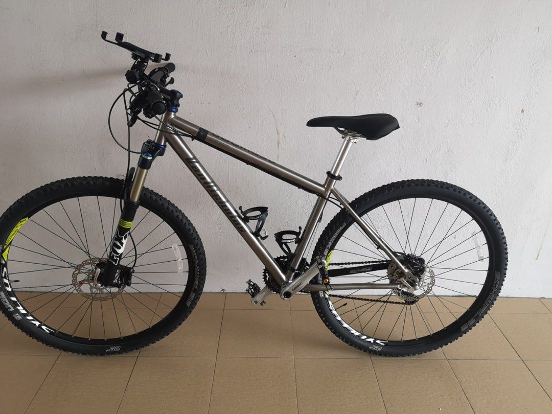 Van Nicholas Redwood, Sports Equipment, Bicycles & Parts, Bicycles on ...