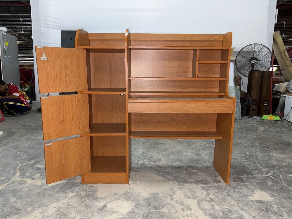 Wooden Study Desk with Multi Storage Compartments / Meja Belajar Kayu ...