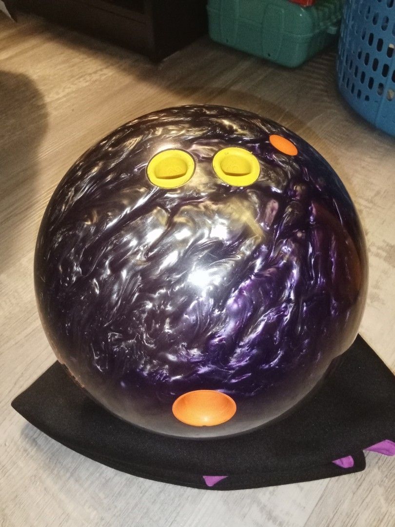 13lbs Power Groove Bowling Ball (Reactive), Sports Equipment, Sports ...