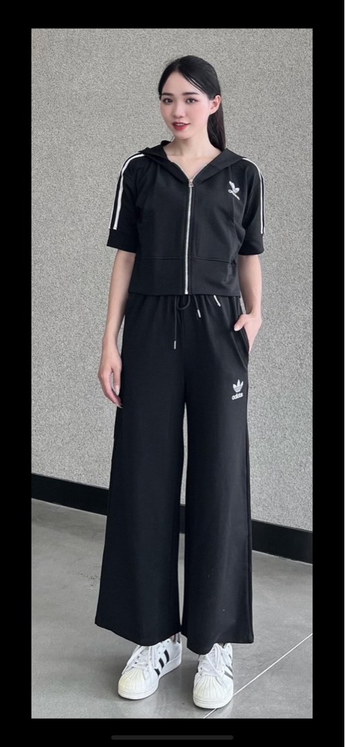 Adidas set, Women's Fashion, Activewear on Carousell