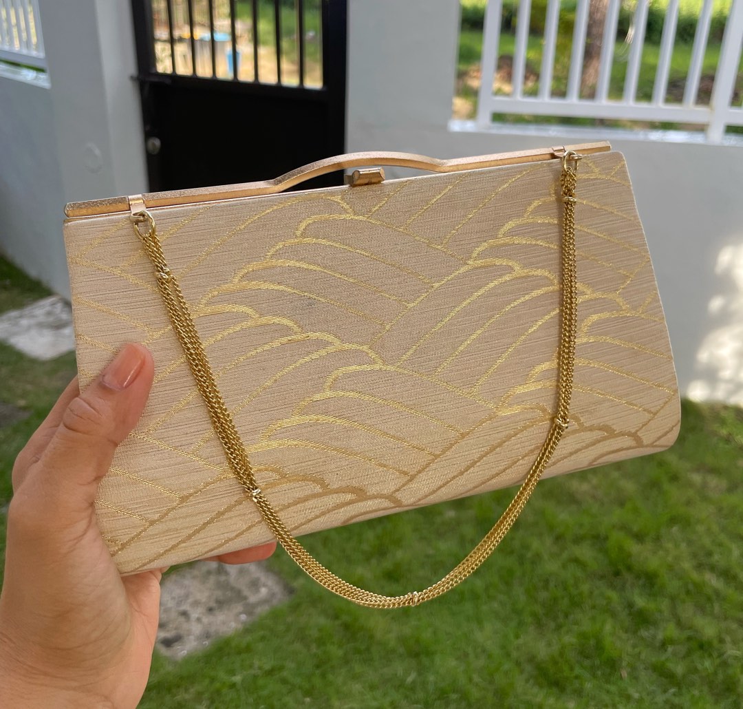 Beautiful Goldtone Formal Clutch, Women's Fashion, Bags & Wallets ...