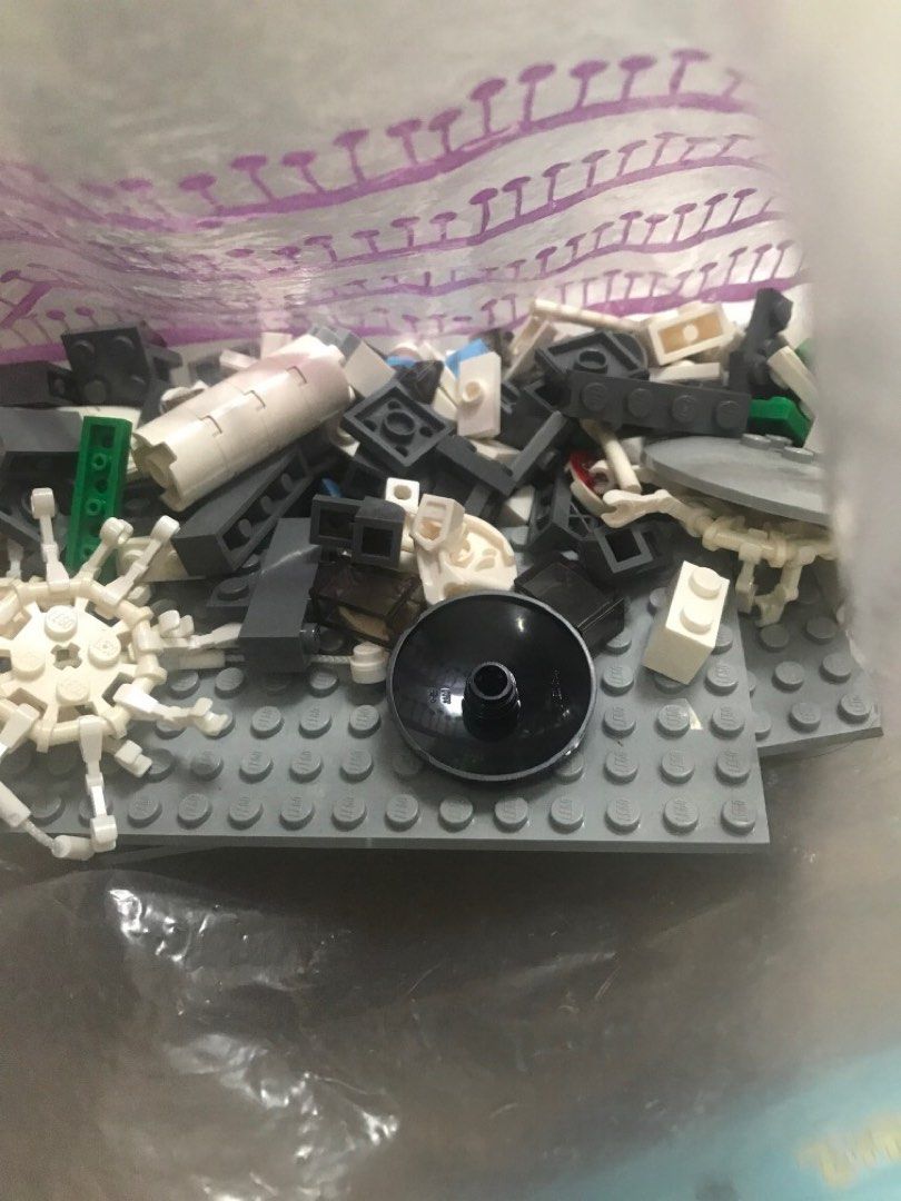 Building my sg Lego set, Hobbies & Toys, Toys & Games on Carousell