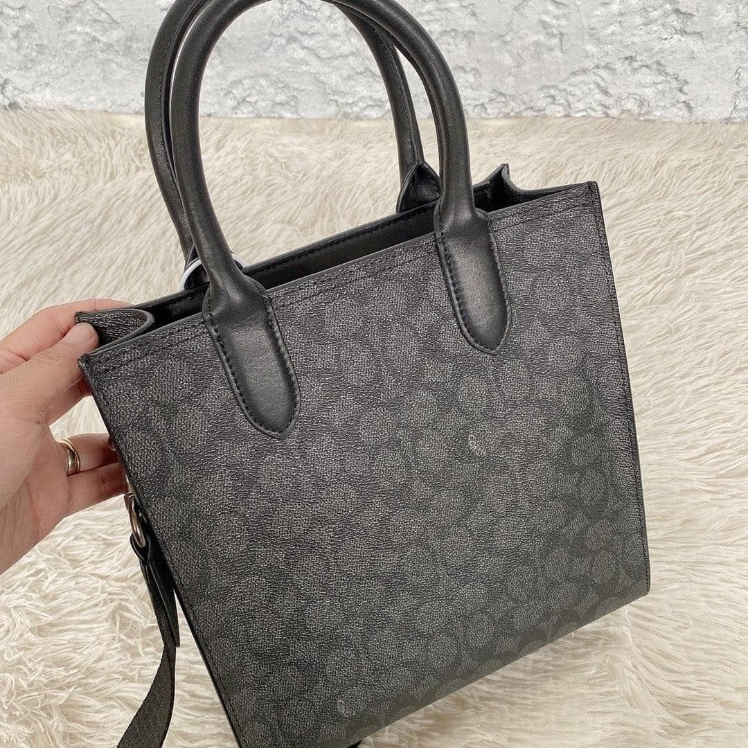 CC096 Gotham Tall Tote 24 in Signature Canvas, Women's Fashion, Bags ...