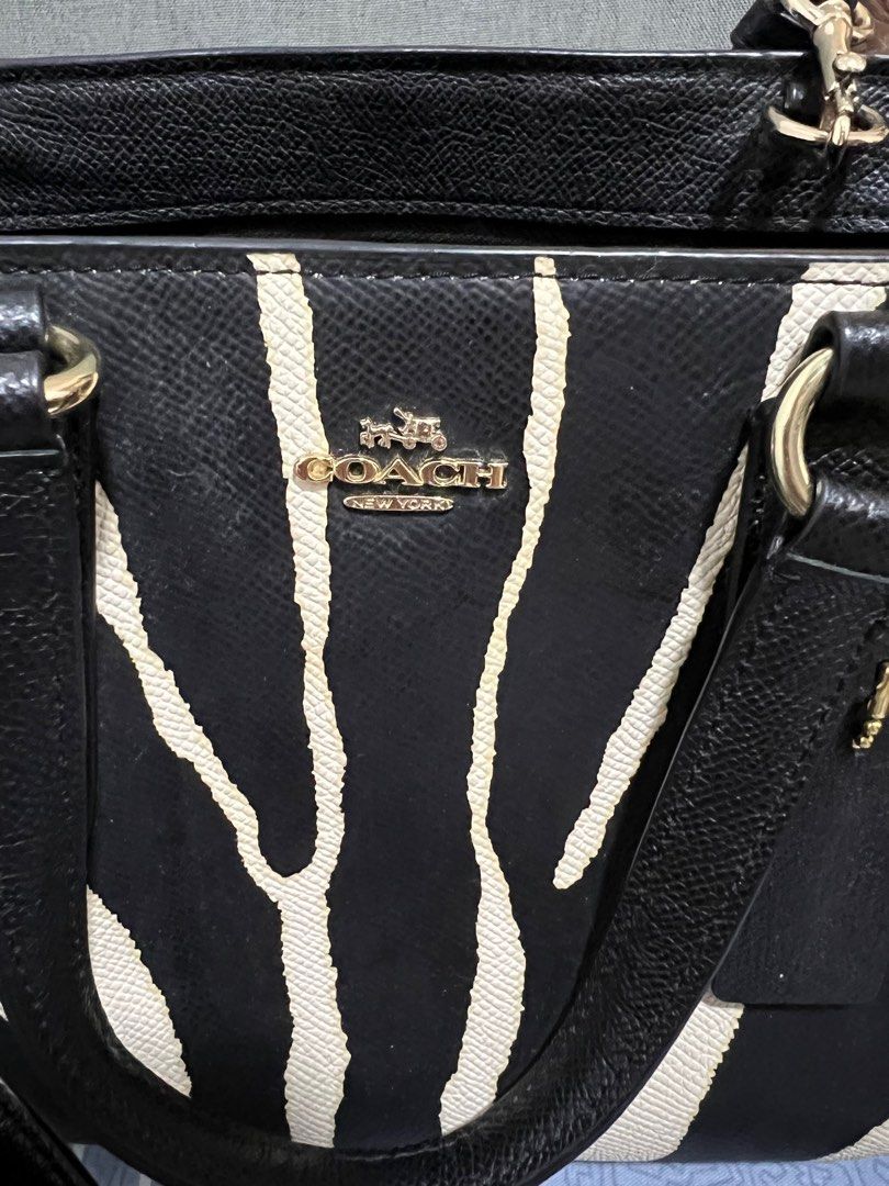 Authentic Coach cross-body bag, Women's Fashion, Bags & Wallets, Cross-body Bags on Carousell