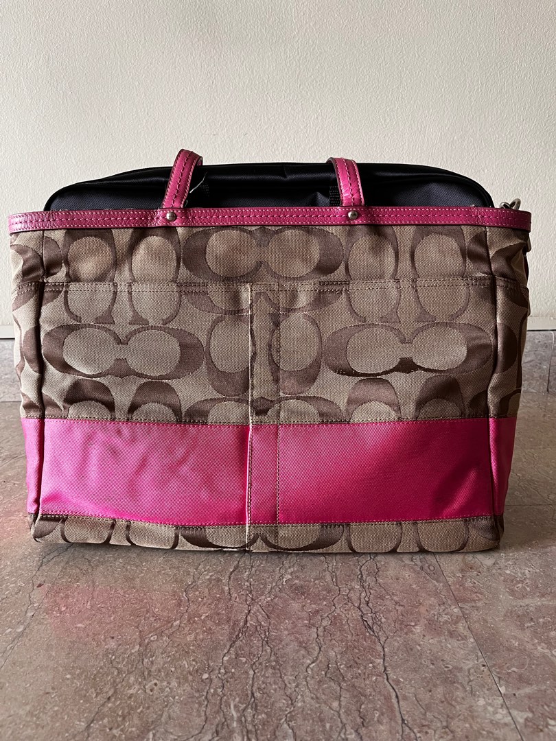 Coach Large Shoulder Travel Bag, Luxury, Bags & Wallets on Carousell