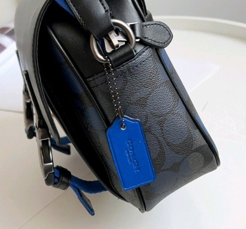 Coach Messenger Bag, Men's Fashion, Bags, Sling Bags on Carousell