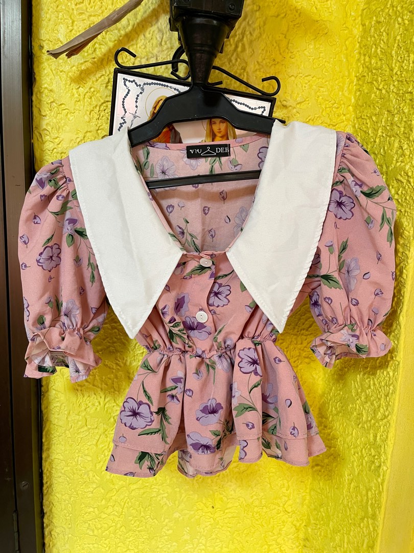 Dee Brand Tops, Women's Fashion, Tops, Blouses on Carousell