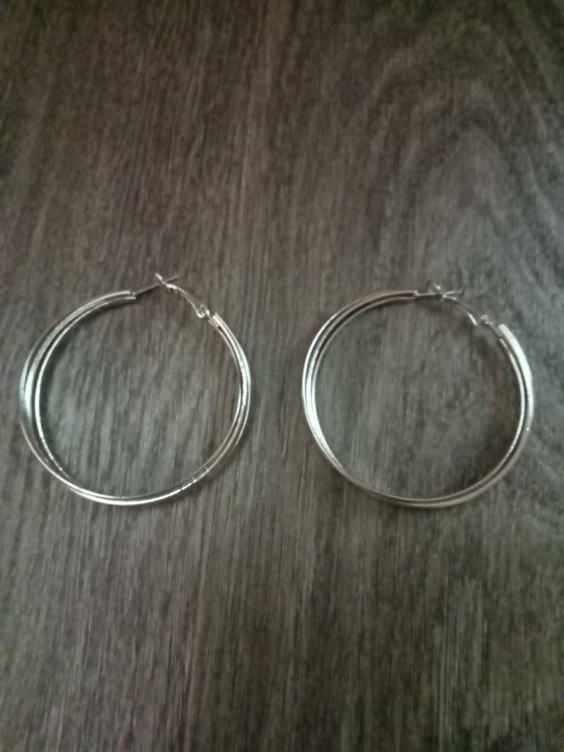 Earing, Women's Fashion, Jewelry & Organisers, Earrings on Carousell