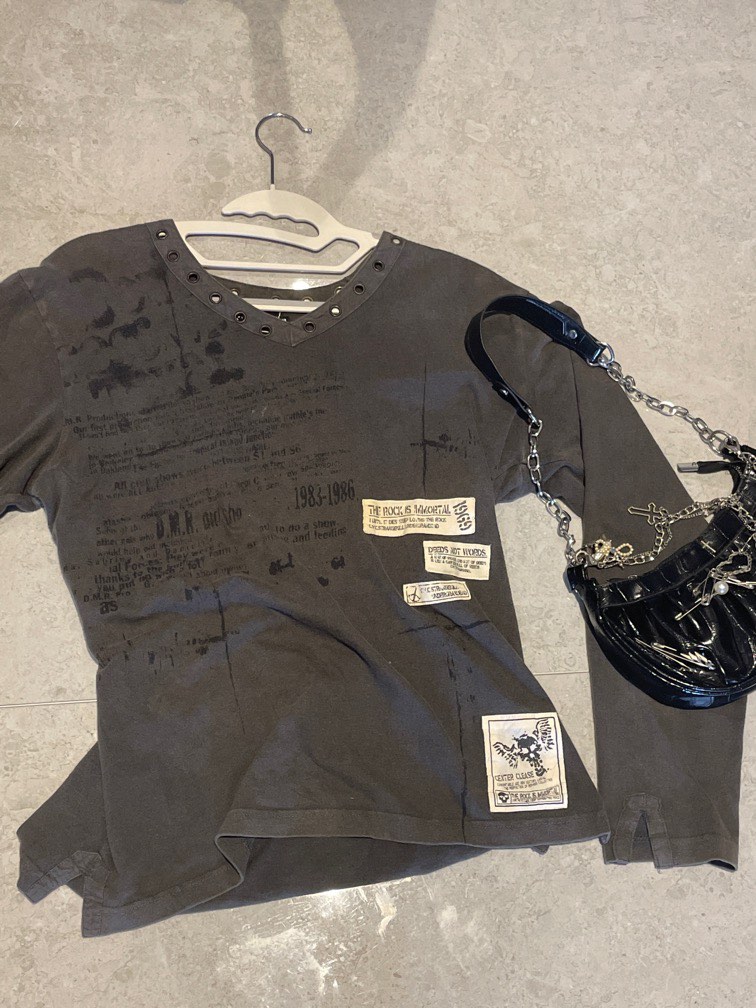 Grudgy y2k dark top, Women's Fashion, Tops, Longsleeves on Carousell