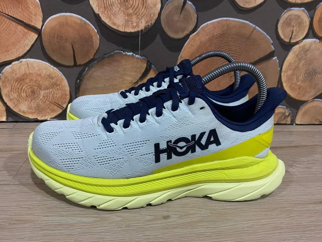 Hoka original one one March 4, Fesyen Wanita, Sepatu di Carousell