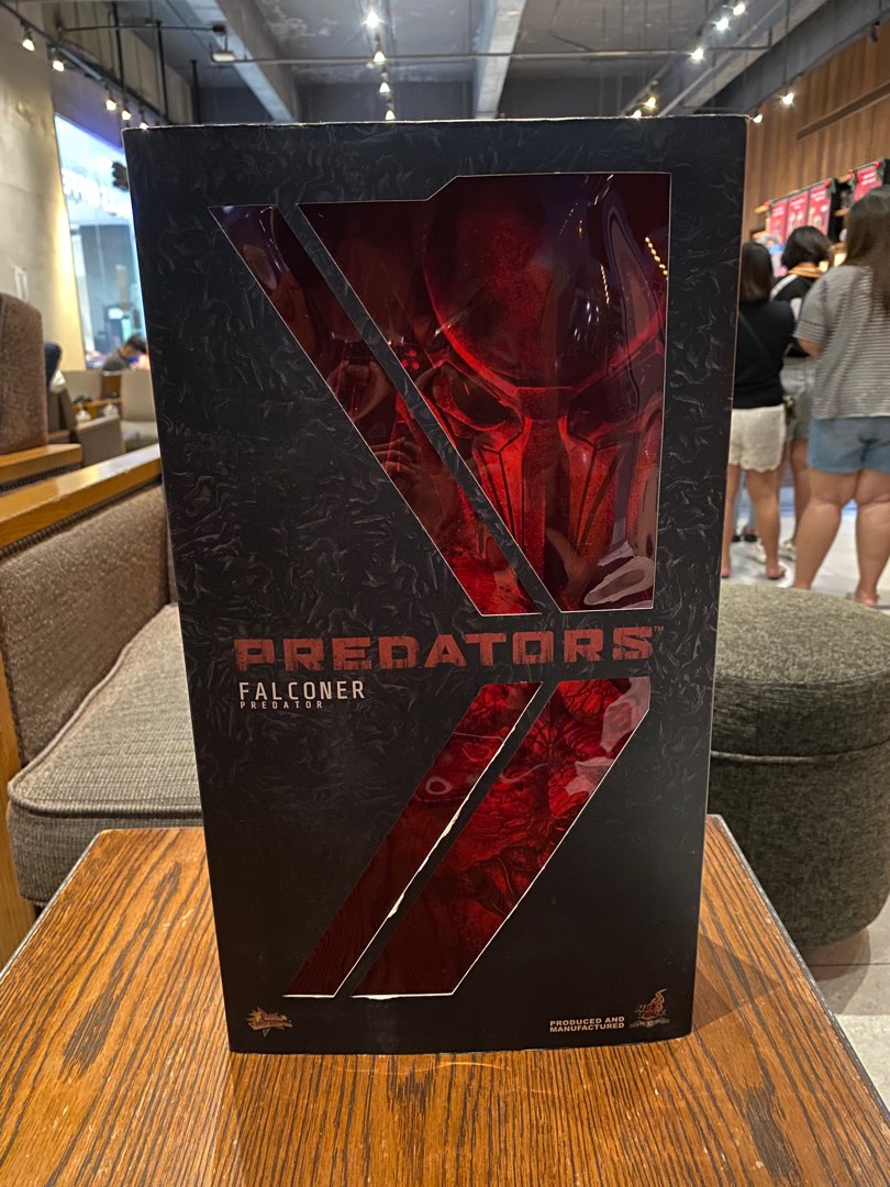 Hot toys Falconer Predator, Hobbies & Toys, Toys & Games on Carousell