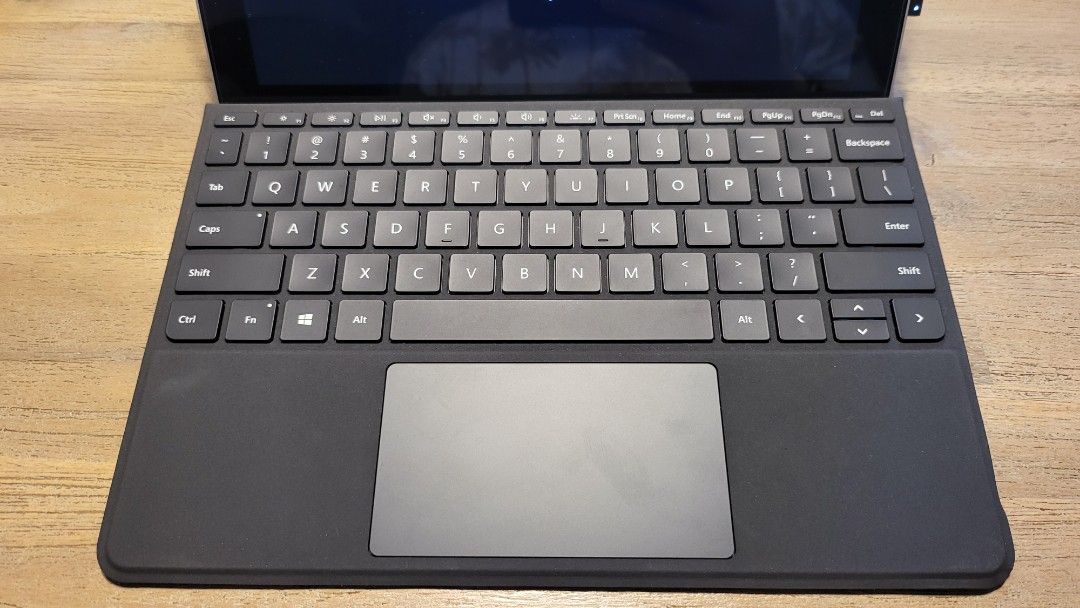 Microsoft surface go tablet laptop 1824 128GB with keyboard, Computers ...