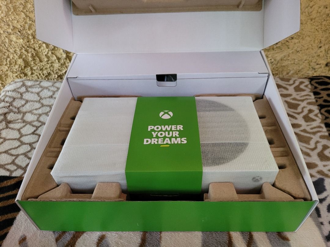 Microsoft Xbox Series S 512gb ssd - Brand new, Video Gaming, Video ...