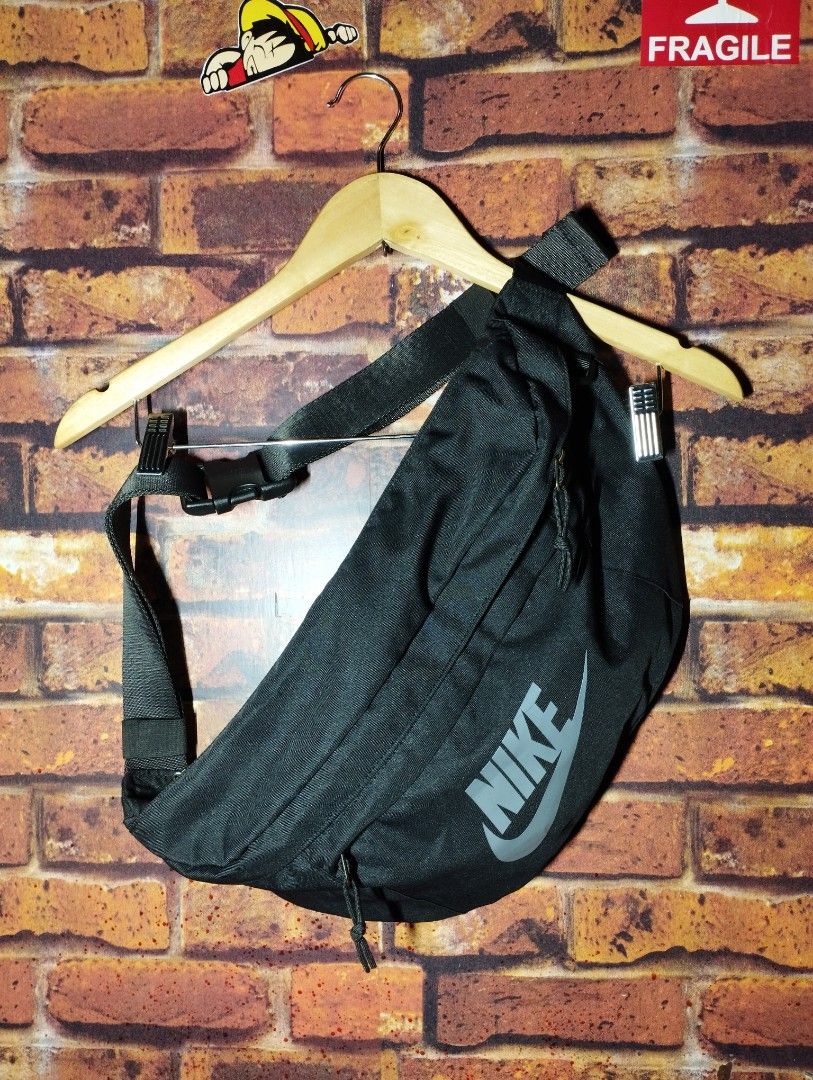 Nike side bag, Men's Fashion, Bags, Sling Bags on Carousell