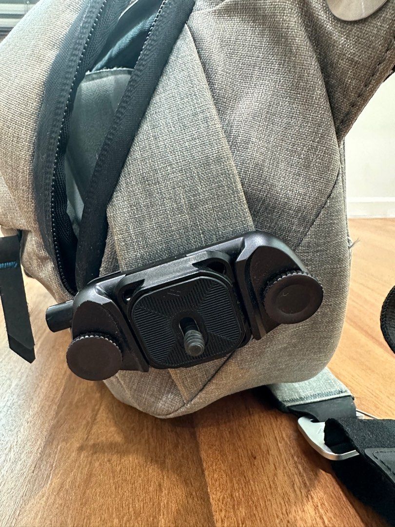 PEAKDESIGN EVERYDAY SLING 5L V1 & CAPTURE V3, Men's Fashion, Bags ...
