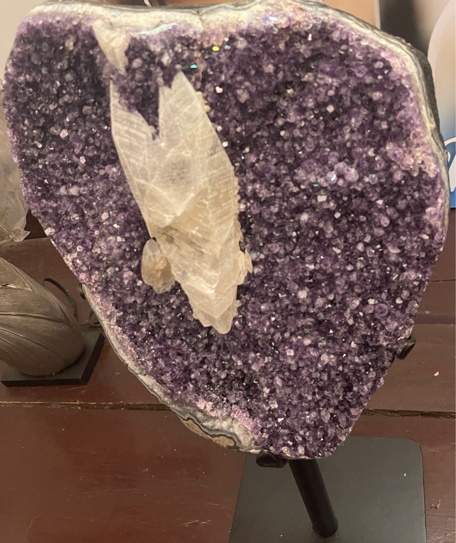 rare amethyst geode, Women's Fashion, Jewelry & Organizers, Precious ...