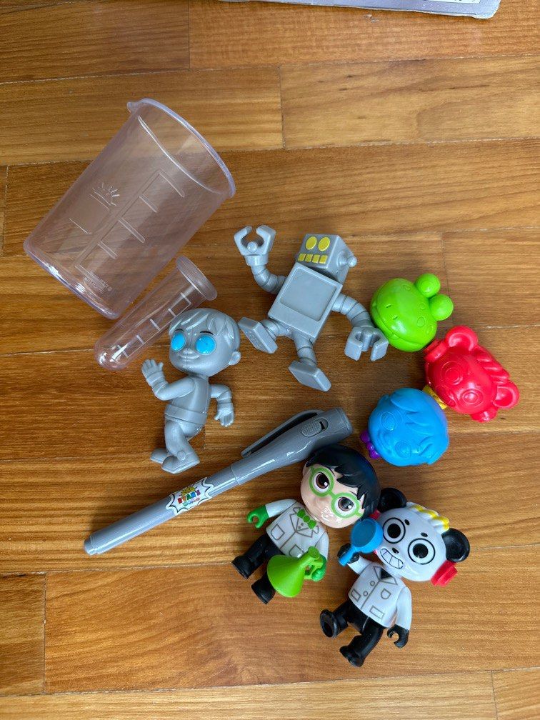 Ryan’s World - Professor Ryan’s Locker Surprise, Hobbies & Toys, Toys ...