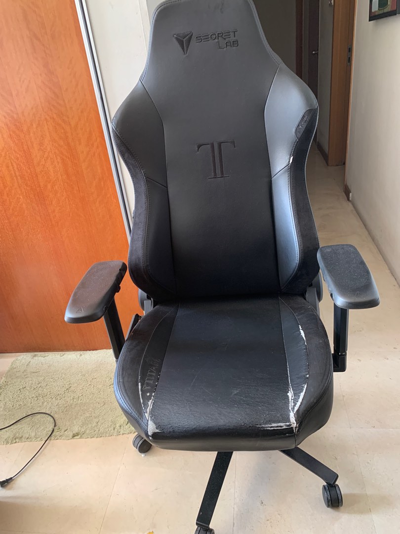 Secret lab Titan gaming chair 2020, Computers & Tech, Office & Business ...
