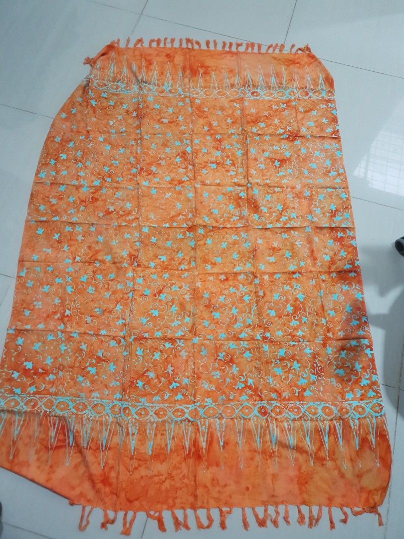 Selendang kuning batik bali, Serba Serbi, Others di Carousell