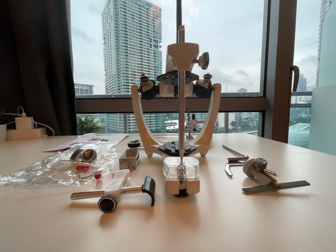Semi-adjustable articulator, Health & Nutrition, Medical Supplies ...