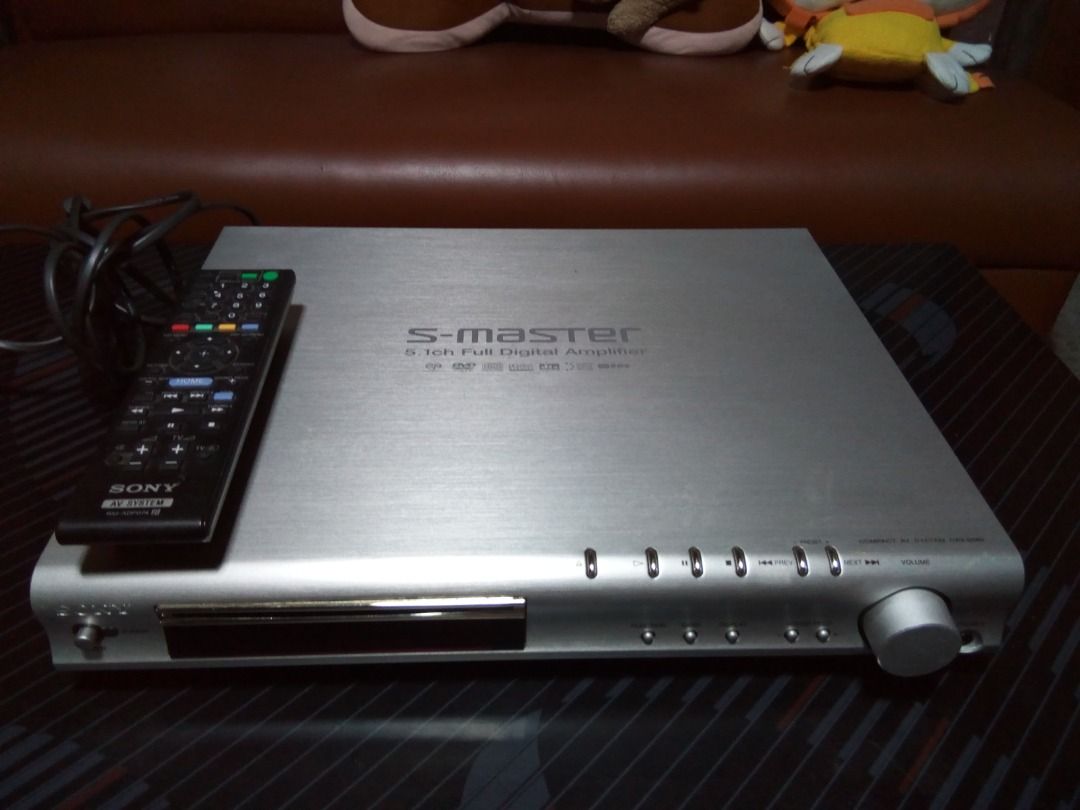 Sony Digital Amplifier Receiver with Remote Control (Bought in Sweden ...